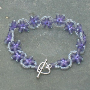 Periwinkle Flower Bracelet, Seed Bead Bracelet, in Frosted Lavender ...