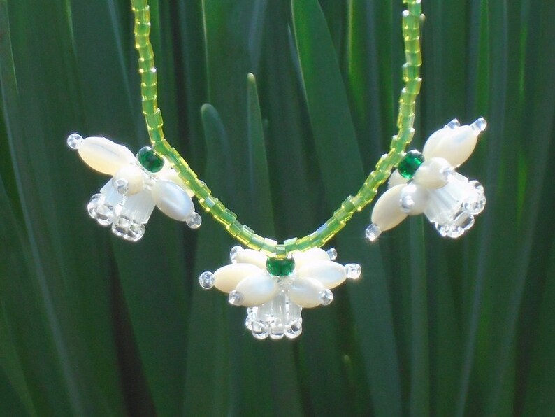 White Daffodil Necklace in Crystal and Green Czech Seed Beads - Etsy UK