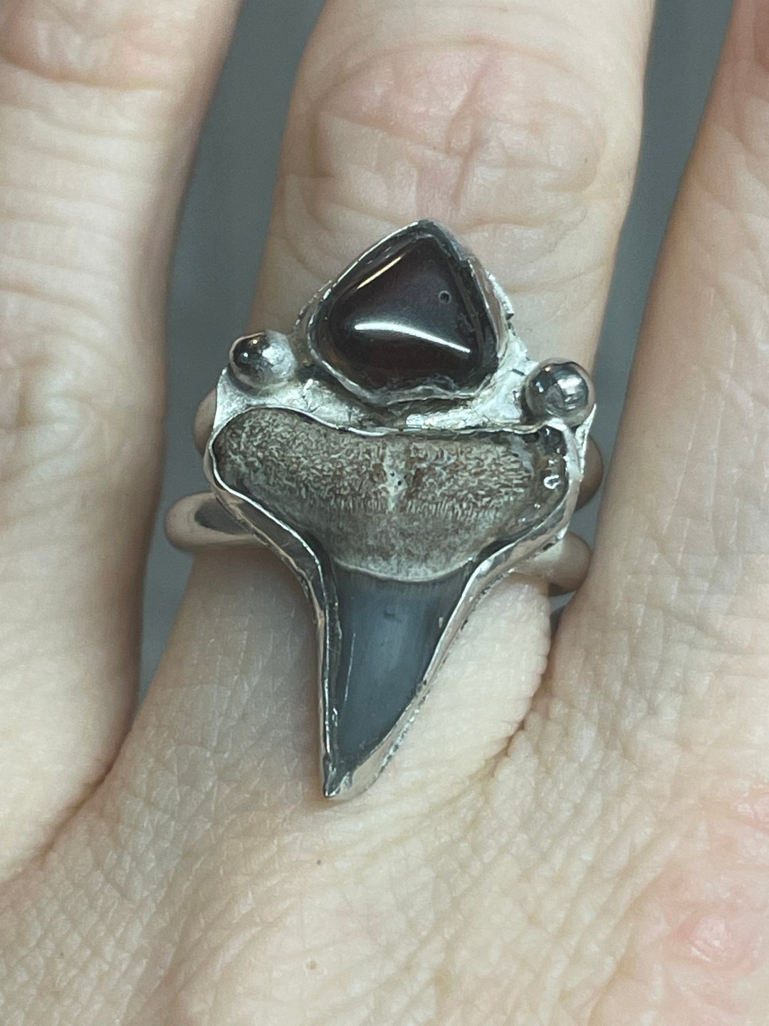 Garnet and Shark Tooth Ring - Etsy