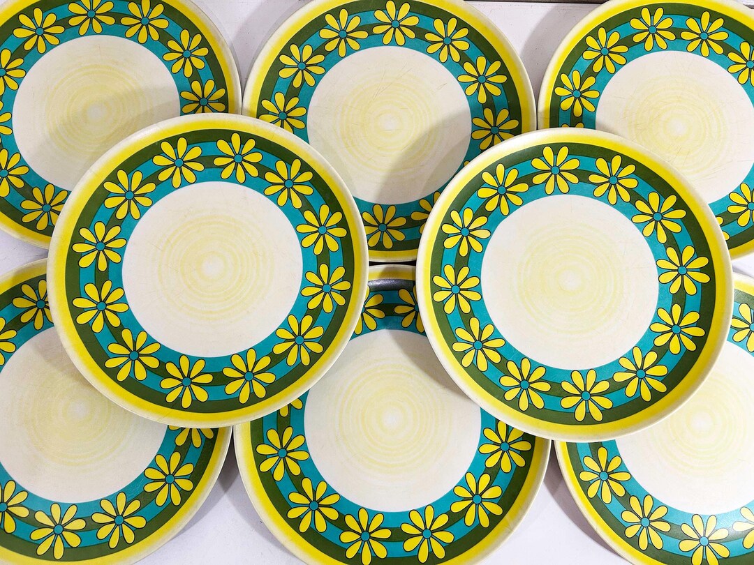 Vintage Oneida Melmac Plates (set of 8): 1970s Flower Power Dinnerware ...