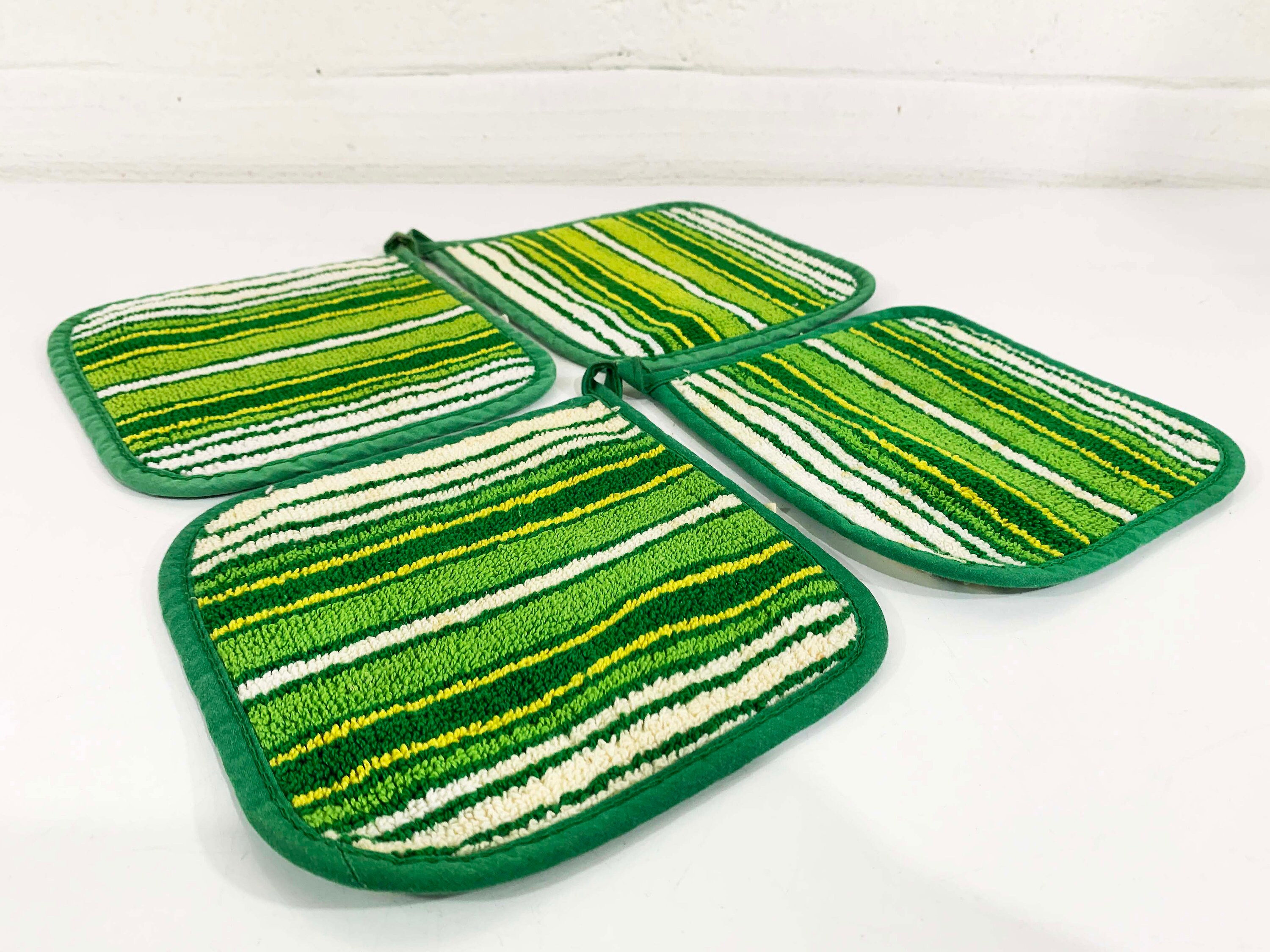 Vintage Oven Mitt Pot Holder Set of Four Yellow White Green Mid-Century ...