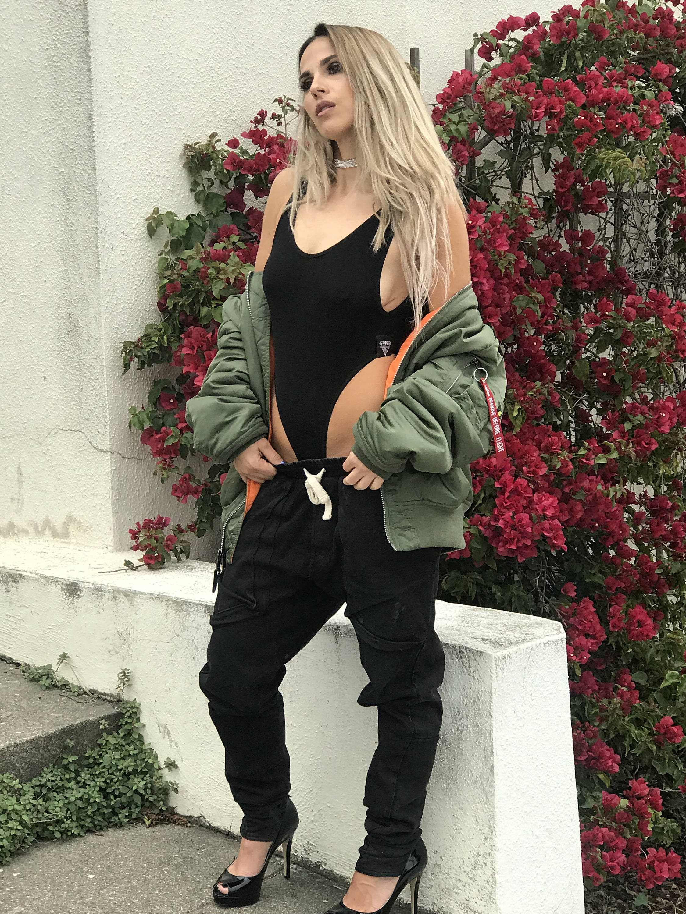 Sexy Thong Style White High Cut Legs Monokini One-size Thong Cut ...