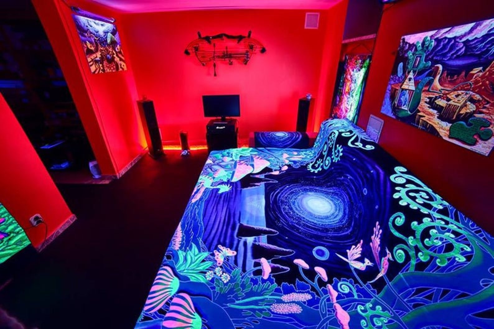 Psychedelic Bedset : Space Jungle. UV Active Trippy Bedding. Duvet ...