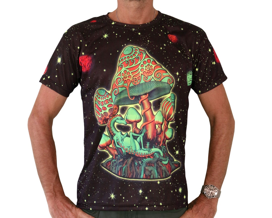 Psychedelic T-shirt 'cosmic Shrooms'. UV Reactive, Trippy. Festival/goa ...