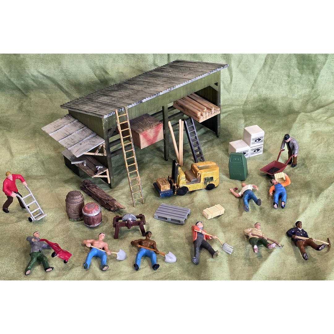 HUGE LOT Bachmann O-scale People, Workers, Shed Building Great for ...
