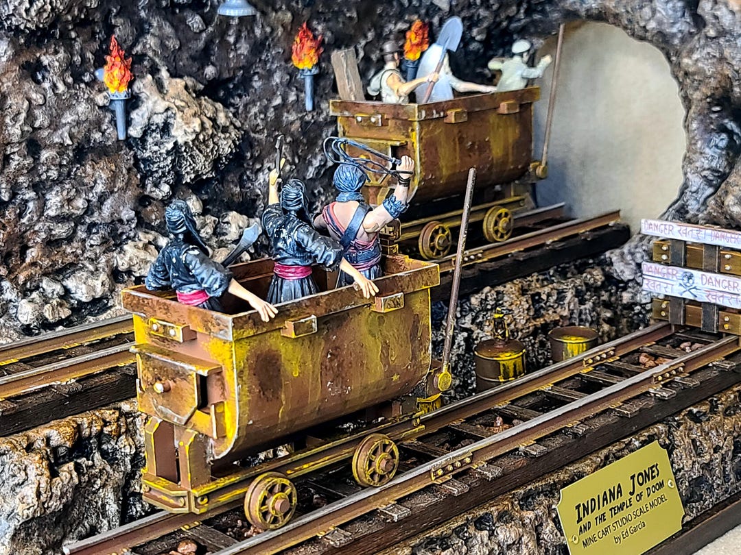 Indiana Jones Temple of Doom COA Studio Scale Model Mine Cart Chase Scene Diorama ROTLA IJATTOD ...