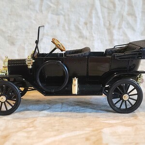 Vintage 1910 Ford Model T Convertible Touring Sedan 1:18 Scale Diecast ...