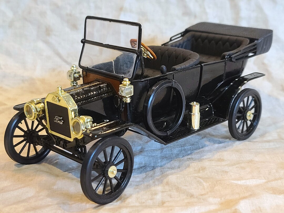 Vintage 1910 Ford Model T Convertible Touring Sedan 1:18 Scale Diecast ...
