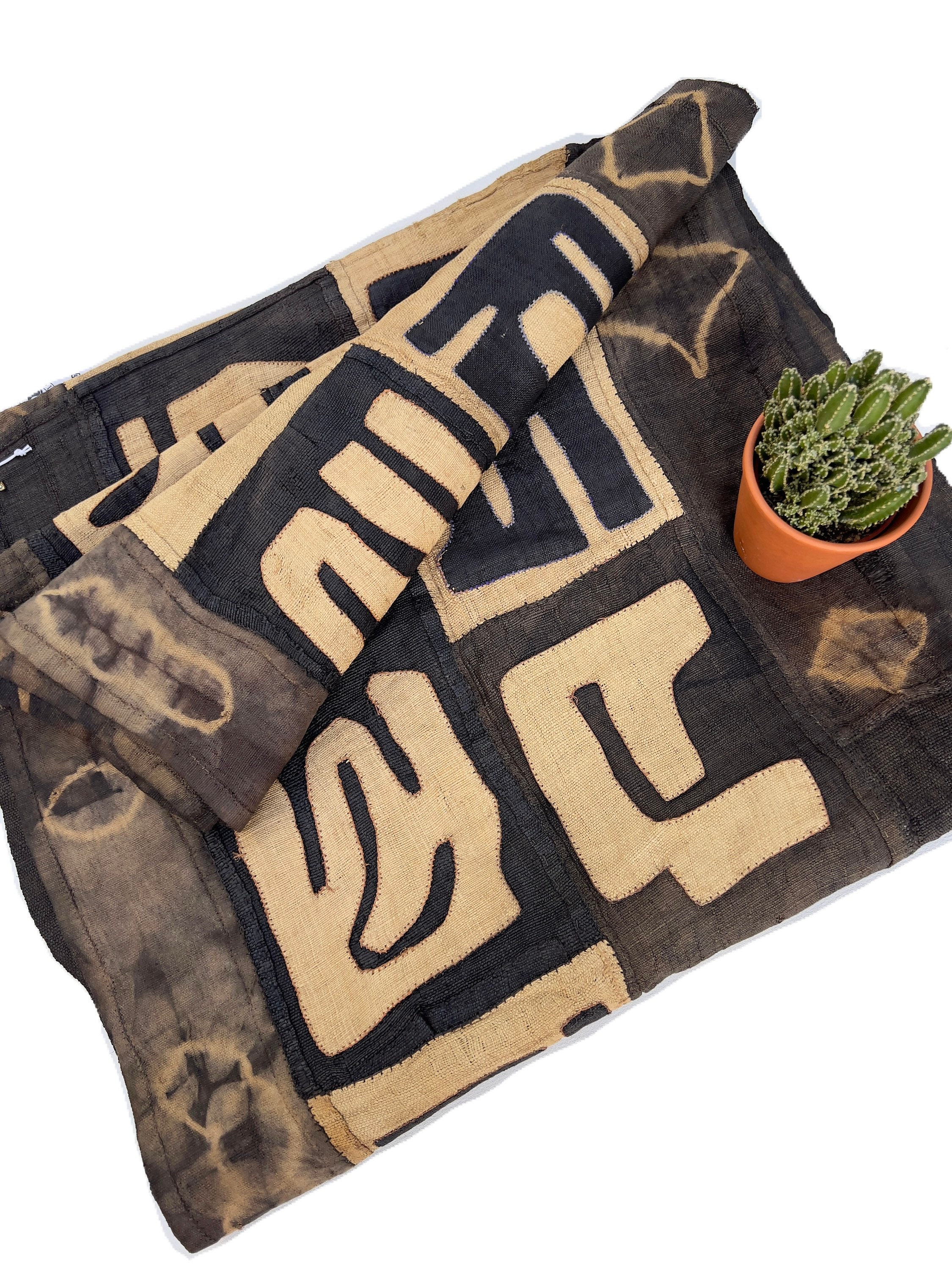 Kuba Cloth with tie dye and appliqués, Mid Century Vintage ...