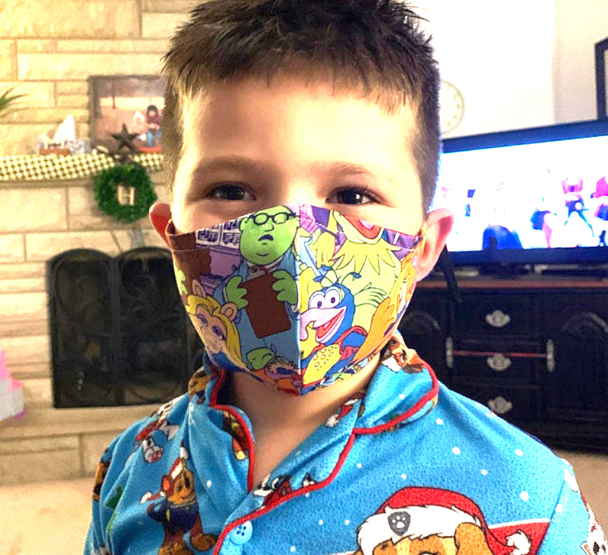 The Muppets Miss Piggy and Pink Reversible Face Mask & Covering With ...