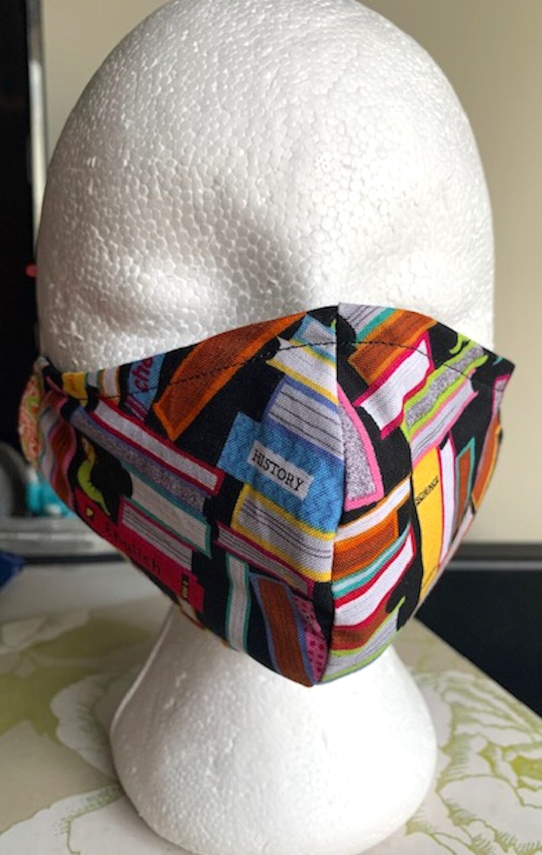 Washable Reversible Cotton Fabric Unisex Face Mask Book Worms con ...