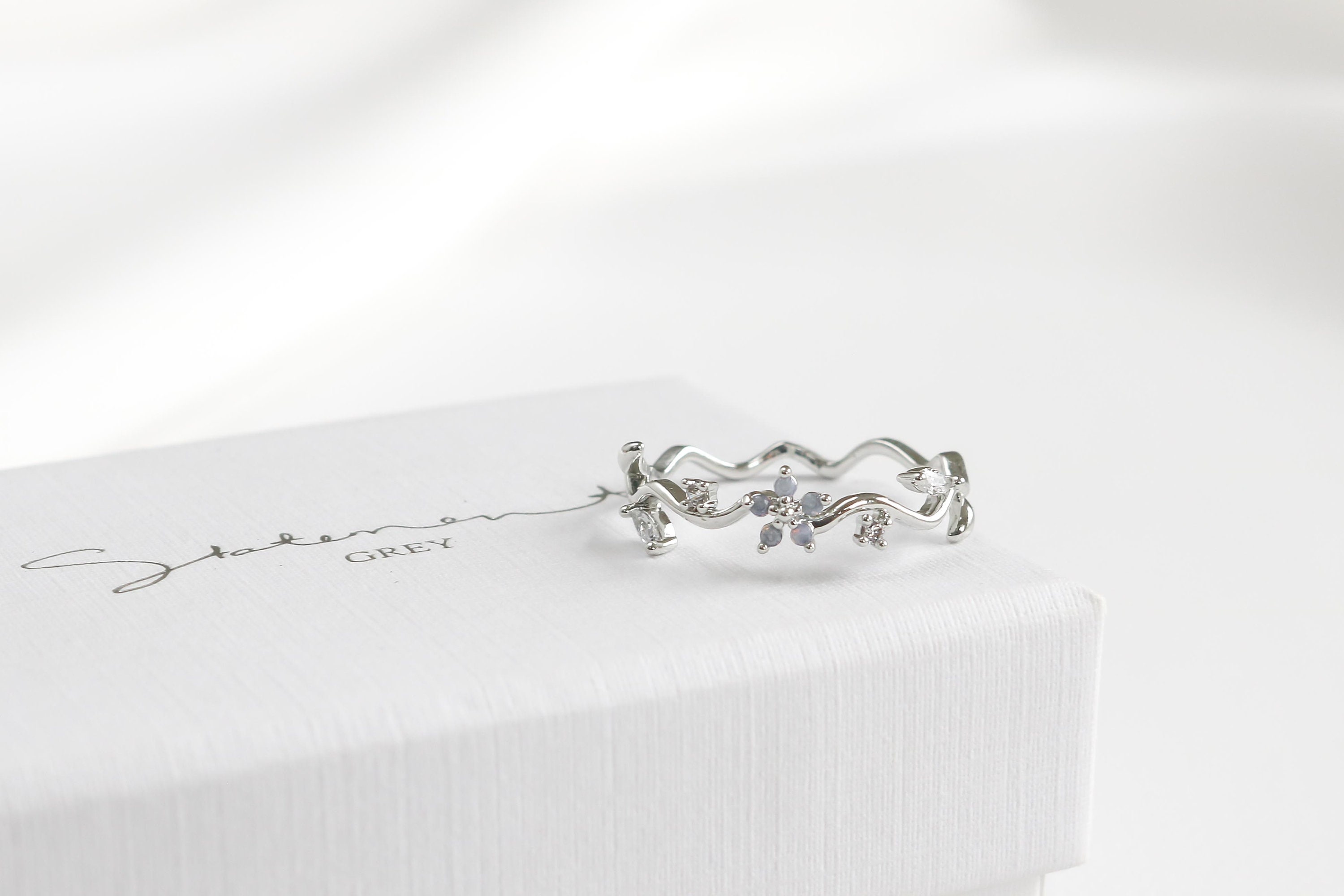 Fiorella Vine Ring, Flower Ring, Floral Ring, Friendship Ring, Leaf ...