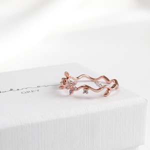 Fiorella Vine Ring, Flower Ring, Floral Ring, Friendship Ring, Leaf Ring, Layering Ring for Her ...