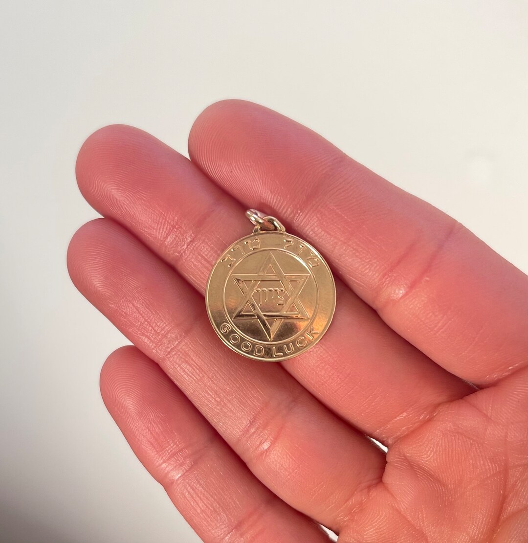 Vintage 14k Yellow Gold Good Luck Mazel Star of David Around Medallion ...