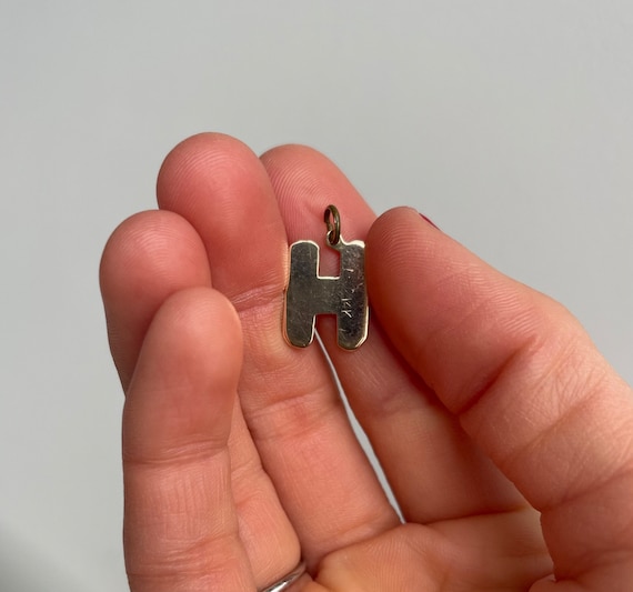 Vintage Boxy Letter H Charm in 14k Gold - Gem