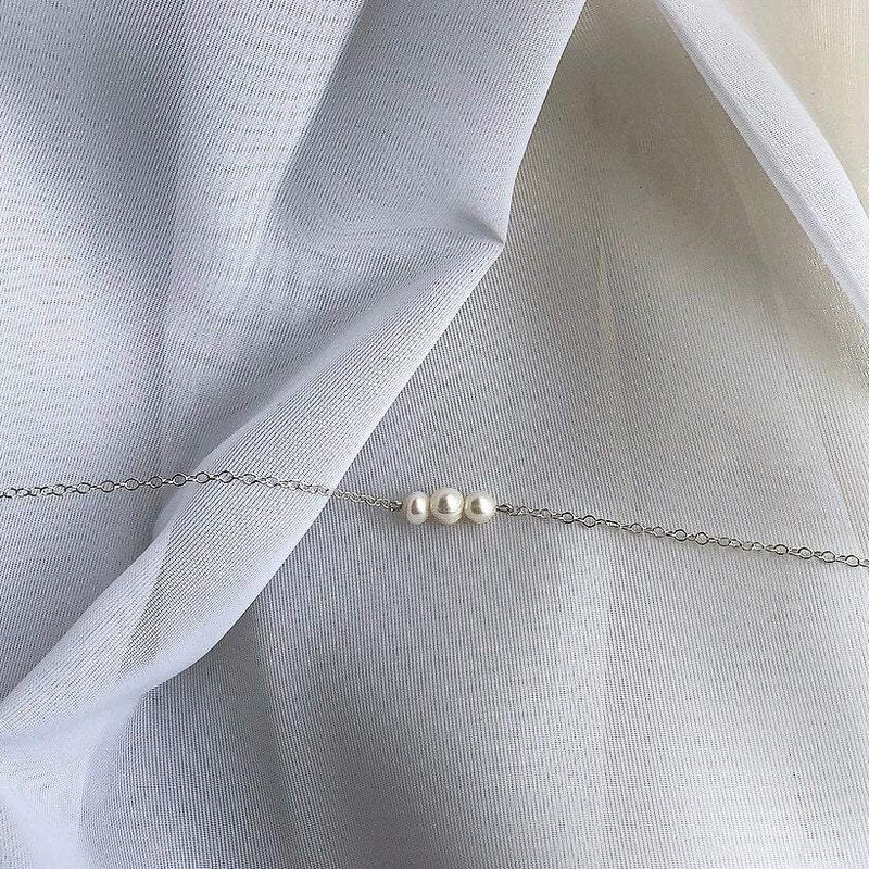 Three Pearl Necklace - Etsy