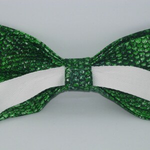 Snake Skin Bow Tie, Small Snake Scales, Emerald Green, Pre-tied Bow Tie ...