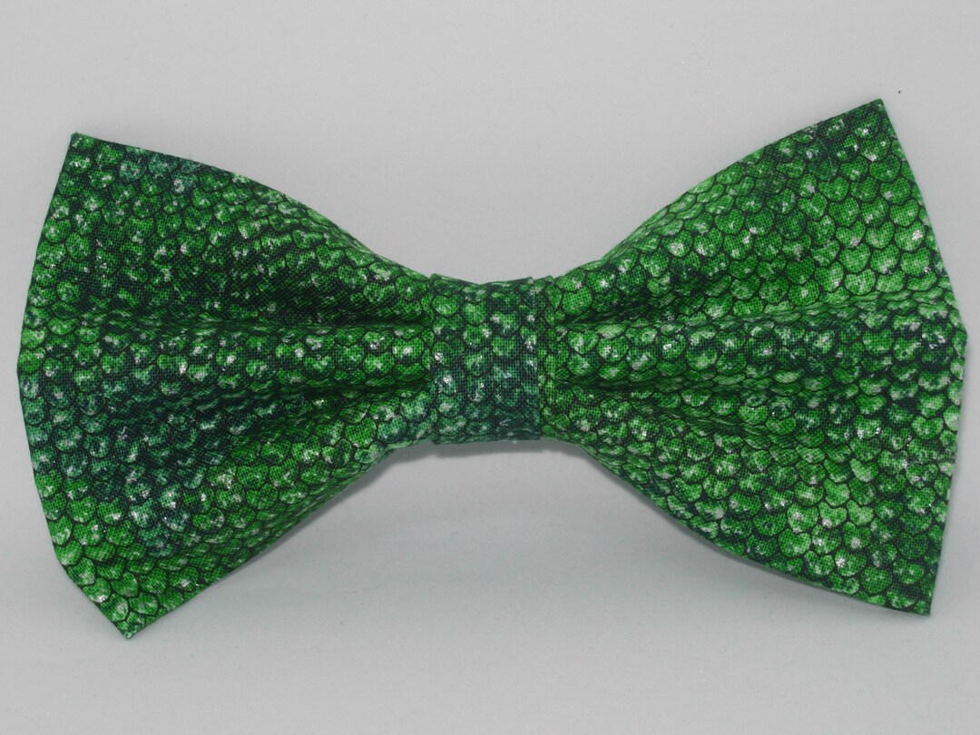 Snake Skin Bow Tie, Small Snake Scales, Emerald Green, Pre-tied Bow Tie ...
