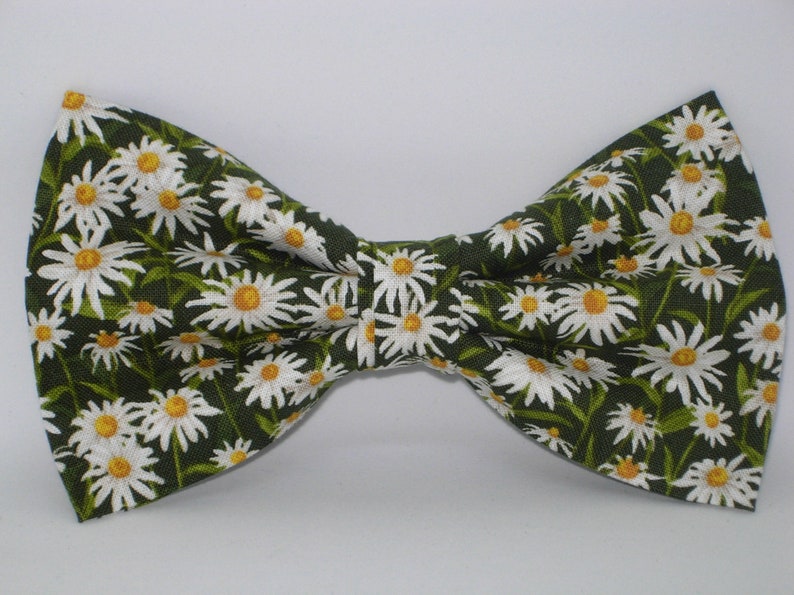 Daisy Bow Tie Daisies on Dark Green Floral Bow Tie Self-tie | Etsy