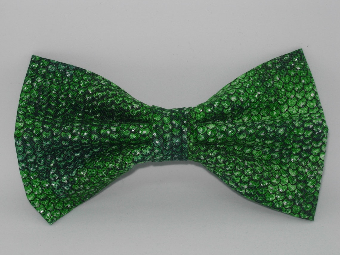 Snake Skin Bow Tie, Small Snake Scales, Emerald Green, Pre-tied Bow Tie ...