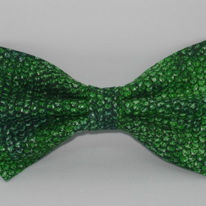 Snake Skin Bow Tie, Small Snake Scales, Emerald Green, Pre-tied Bow Tie ...
