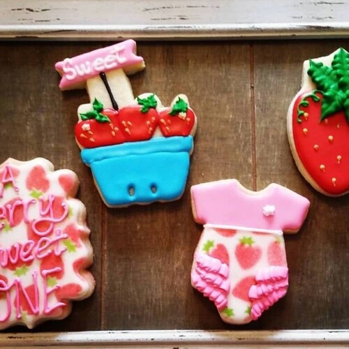 Berry Sweet One Strawberry Set One Dozen - Etsy