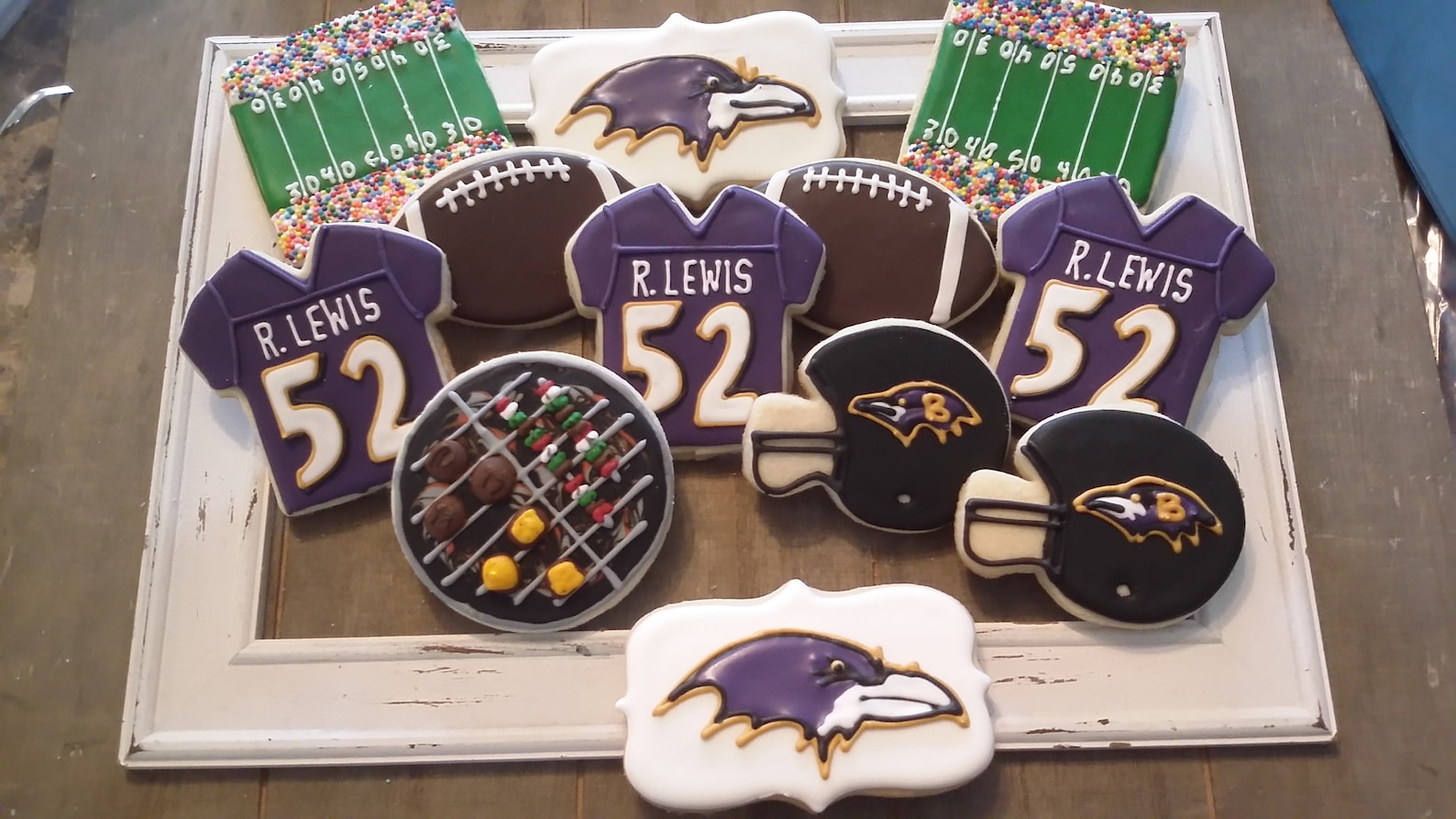Football Cookies ANY TEAM AVAILABLE Baker's Dozen - Etsy