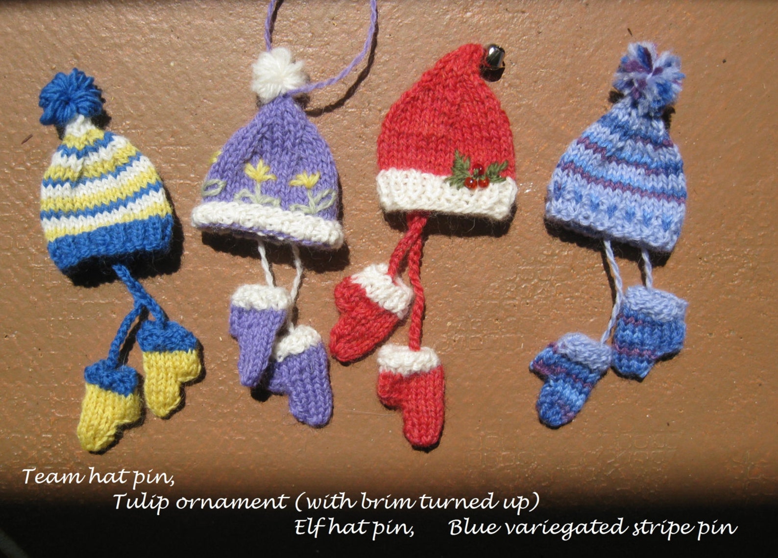 Pattern for 4 Tiny Knitted Hats With Dinky Mittens. Suitable for ...