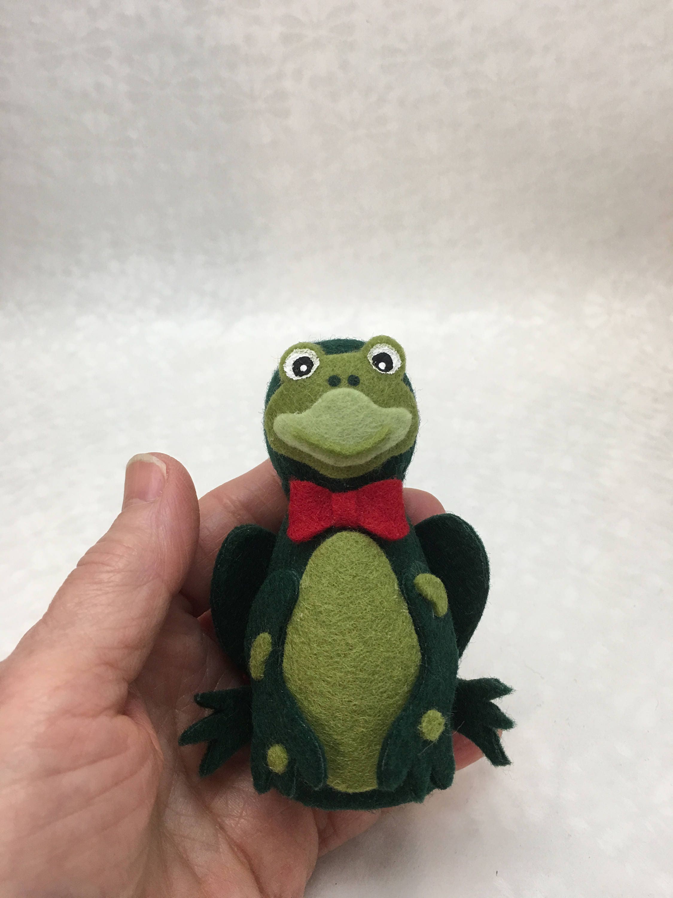 Frogs Peg Frogs Wooden Peg Frogs 3 1/2 Handmade Peg - Etsy