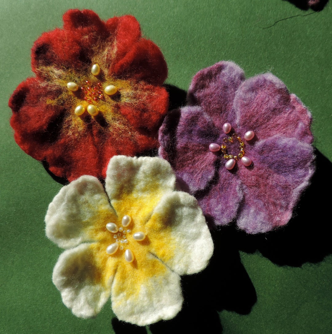 Primrose Felt Flower Pins - Etsy