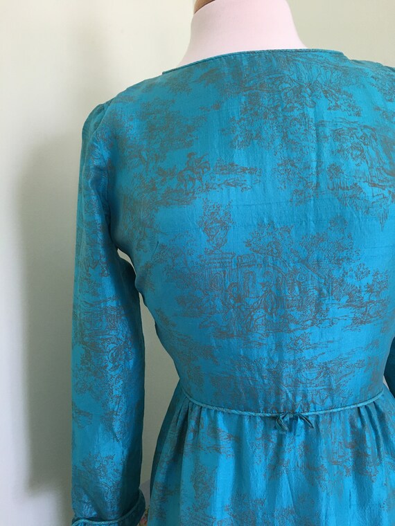 1960s vibrant blue silk toile print 3/4 length cuffed… - Gem