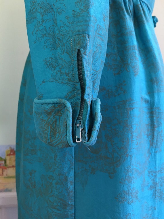 1960s vibrant blue silk toile print 3/4 length cuffed… - Gem