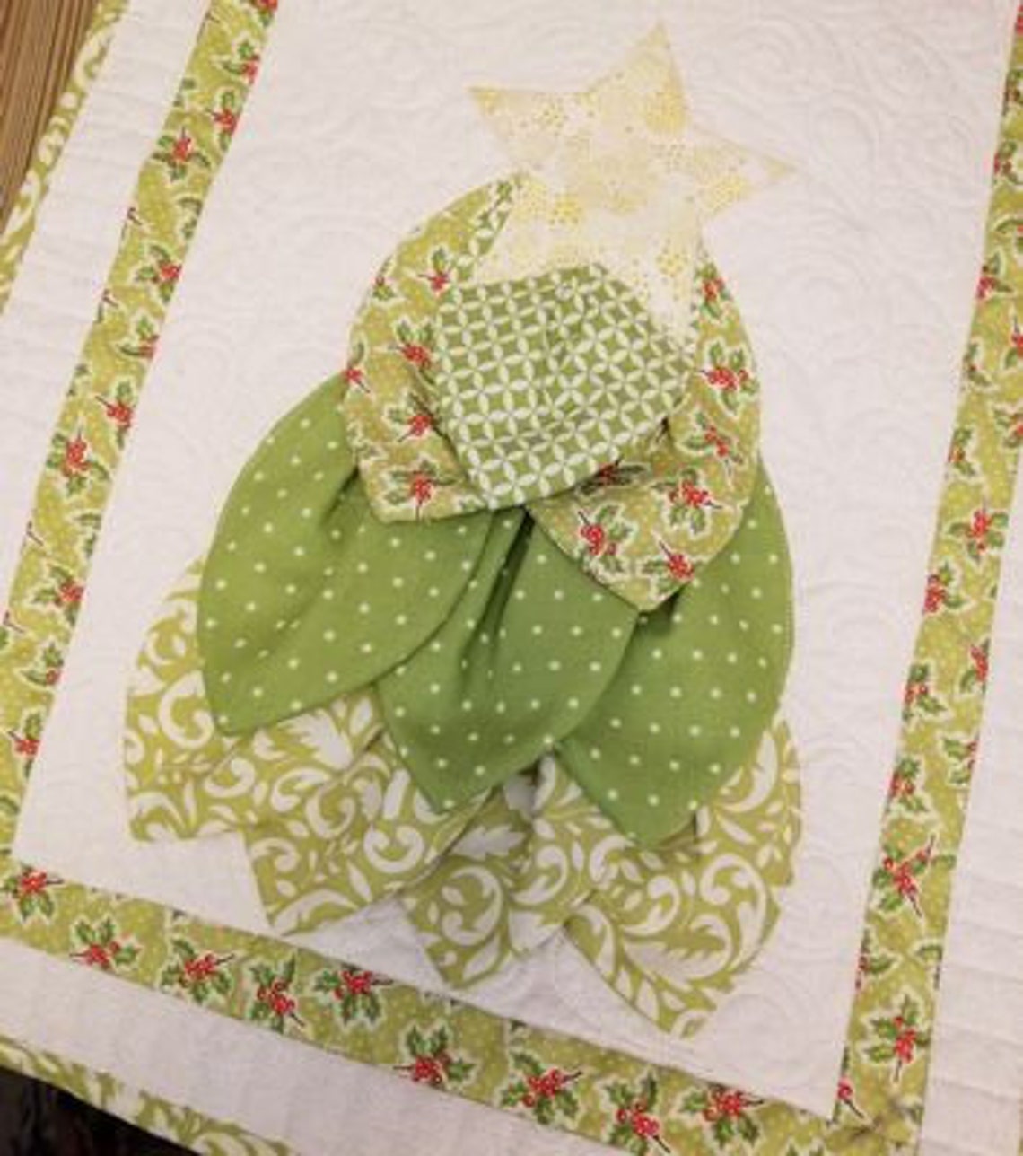 Petal Pop Christmas Tree Pattern by Sugar Bee Quilts Tracked | Etsy
