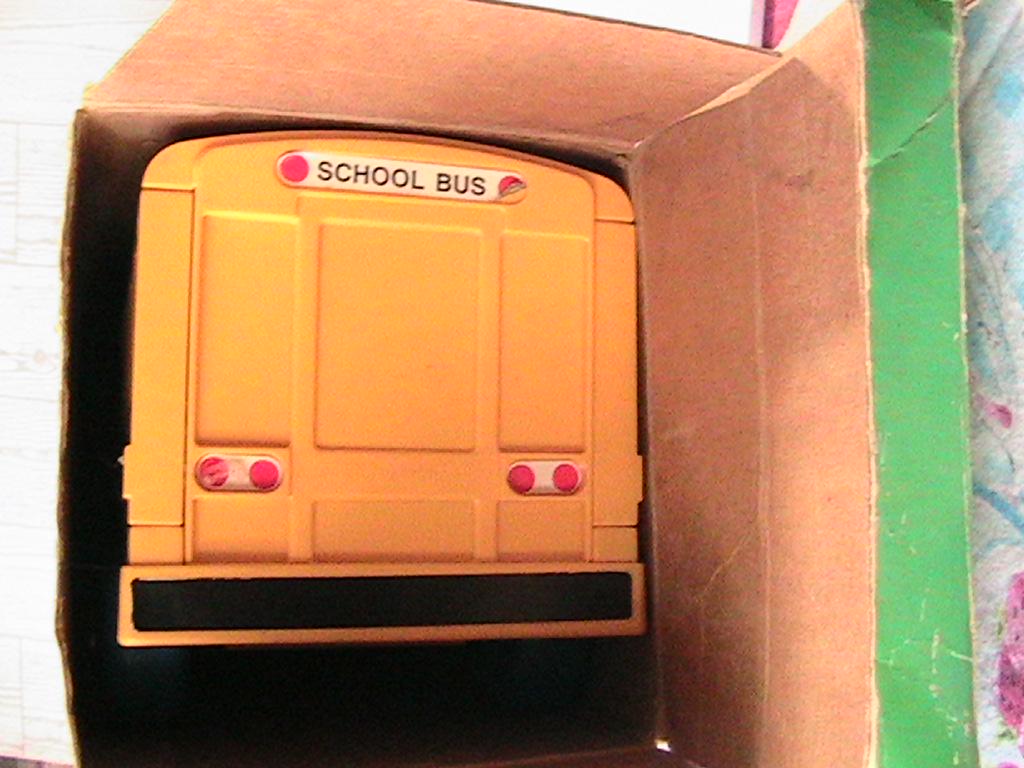 Tupperware School Bus Toy With Little People Teacher Students in ...