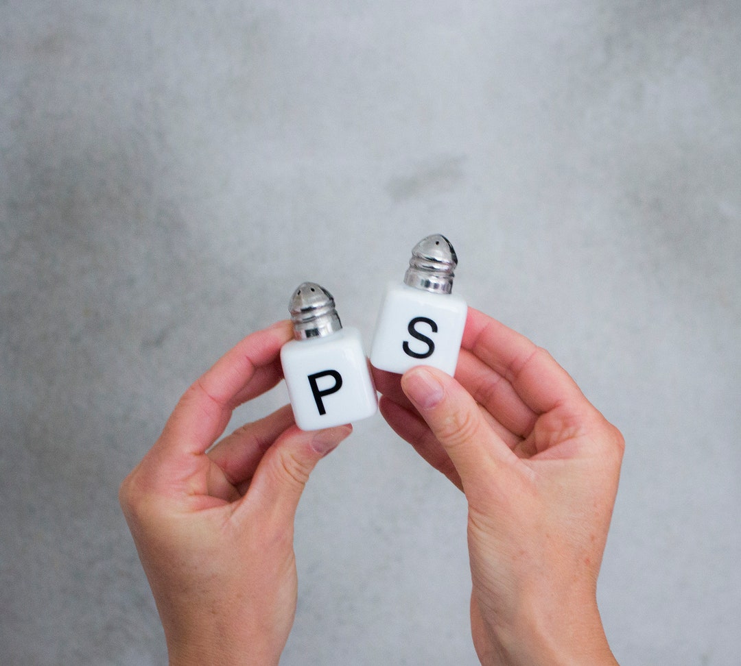 Vintage Cube Mini Salt & Pepper Shaker, Galzone Salt Pepper Shaker Set ...