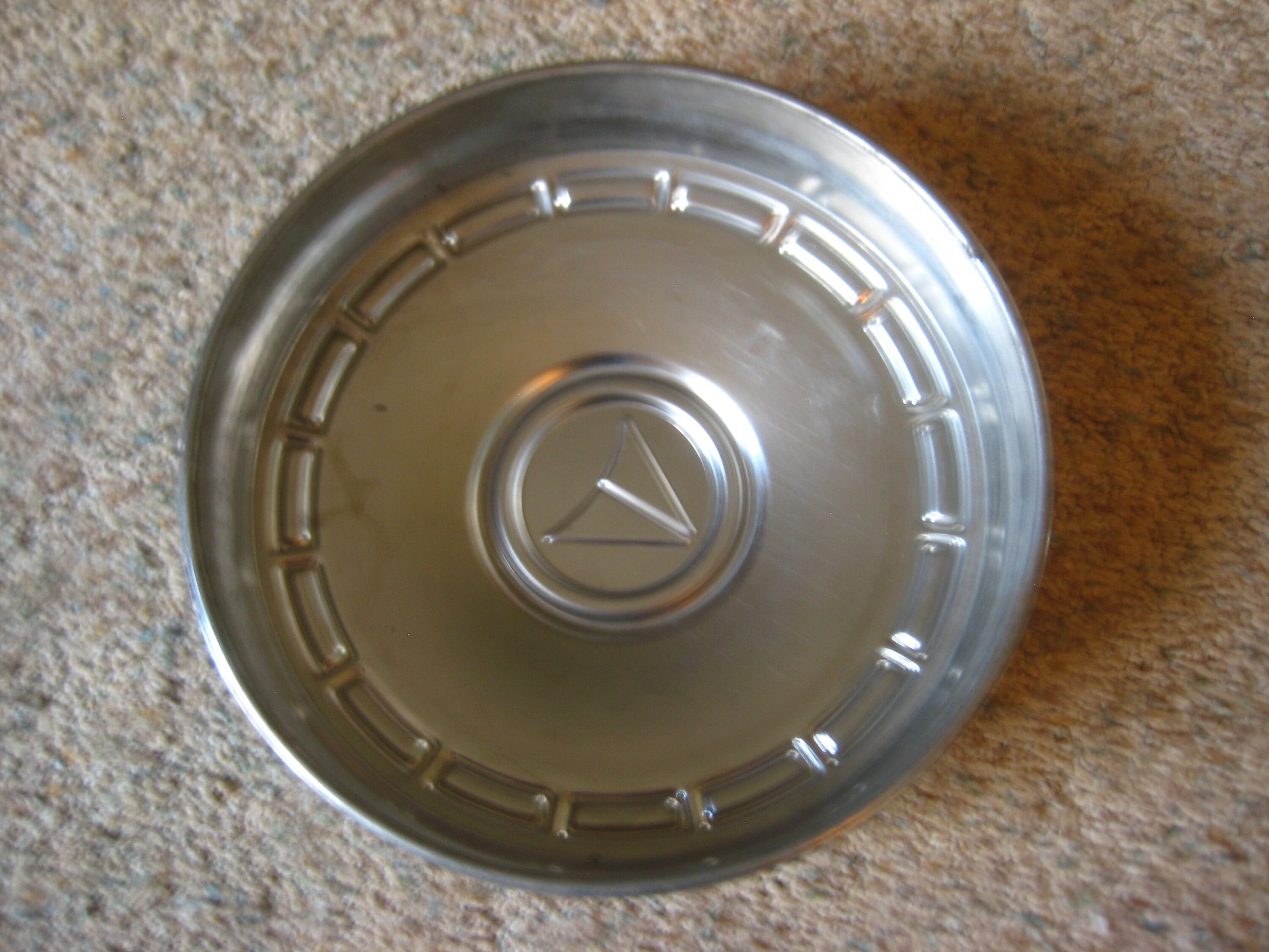 Plymouth Valiant Barracuda 1964-66 Hub Caps. (2). - Etsy