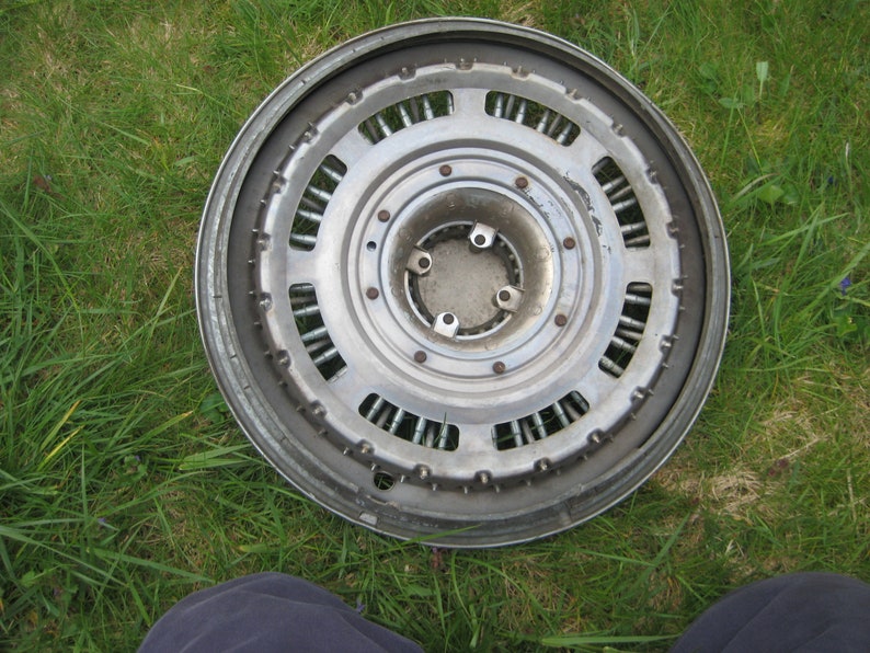 Oldsmobile Cutlass, F85, Omega Wire Hubcaps. 972-78. 14 Inch. Set of 4 ...