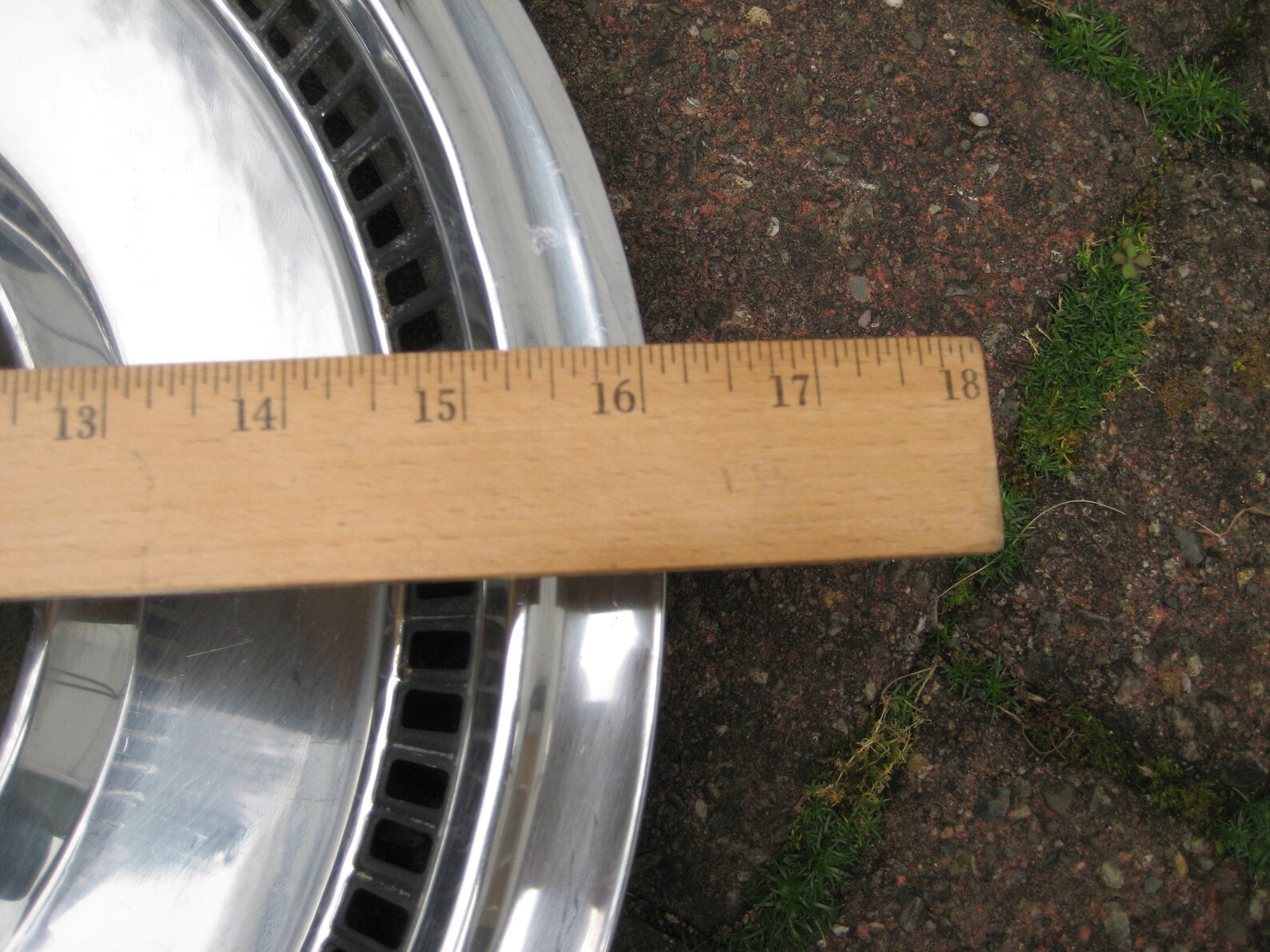 Buick Electra, Estate Wagon Hubcap. 1974-76. - Etsy