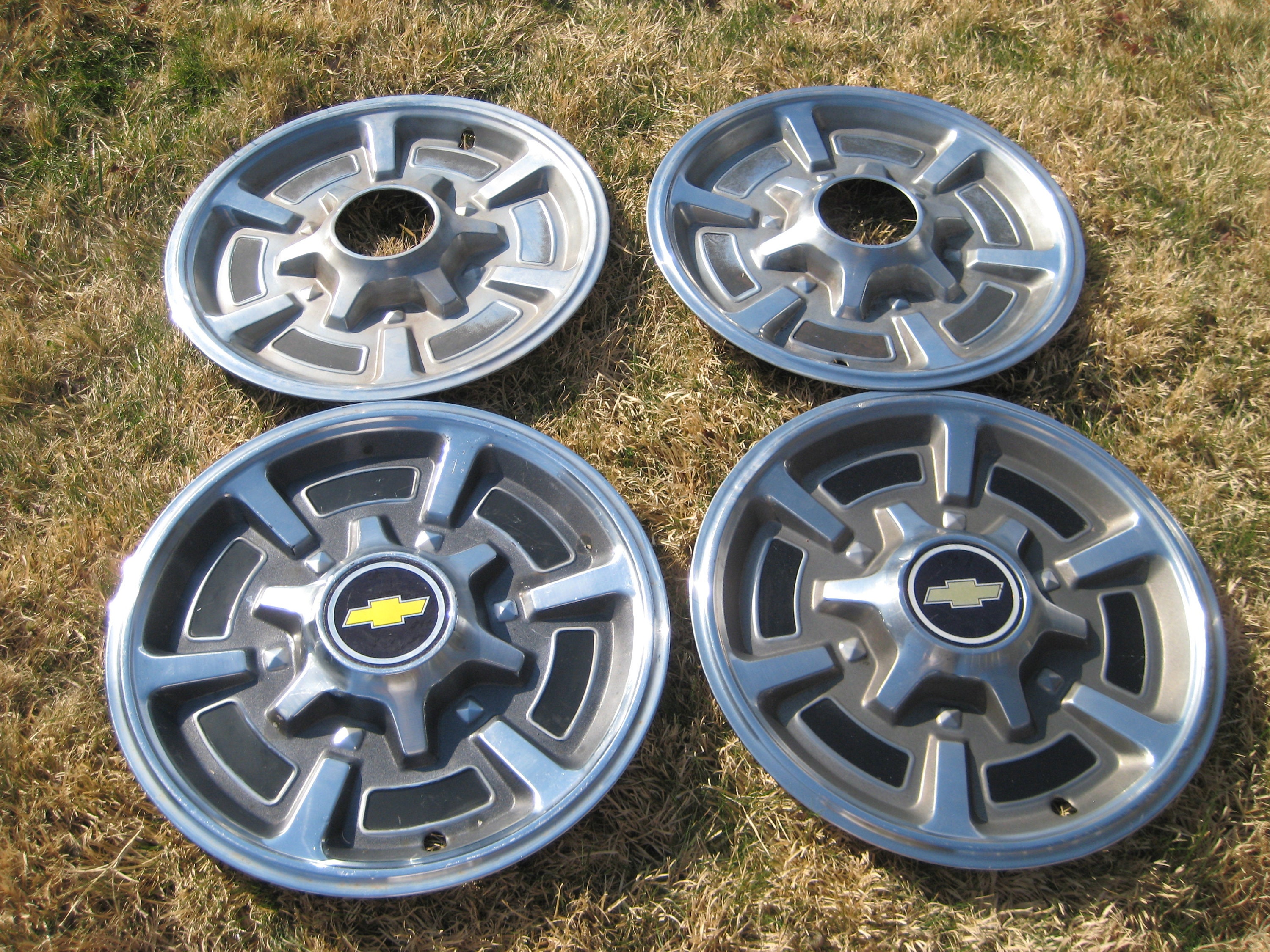 Chevy Blazer , Suburban, C10 K10 1973-85 Hubcaps. ( Set of 4 ). - Etsy