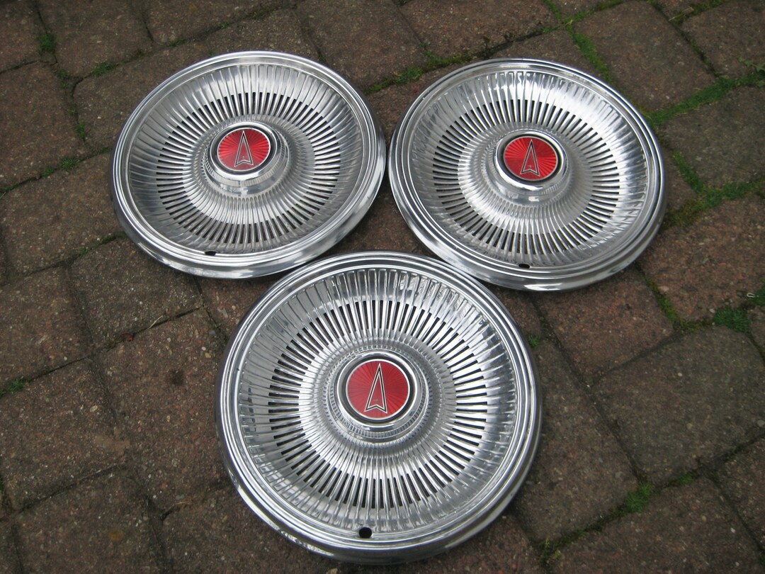 Pontiac Firebird Hubcap. 1979-81. 15 Inch. ( Set of 3 ). - Etsy