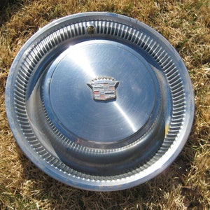 Cadillac Hubcaps. 1974-76. 15 Inch. ( Set of 4 ). - Etsy