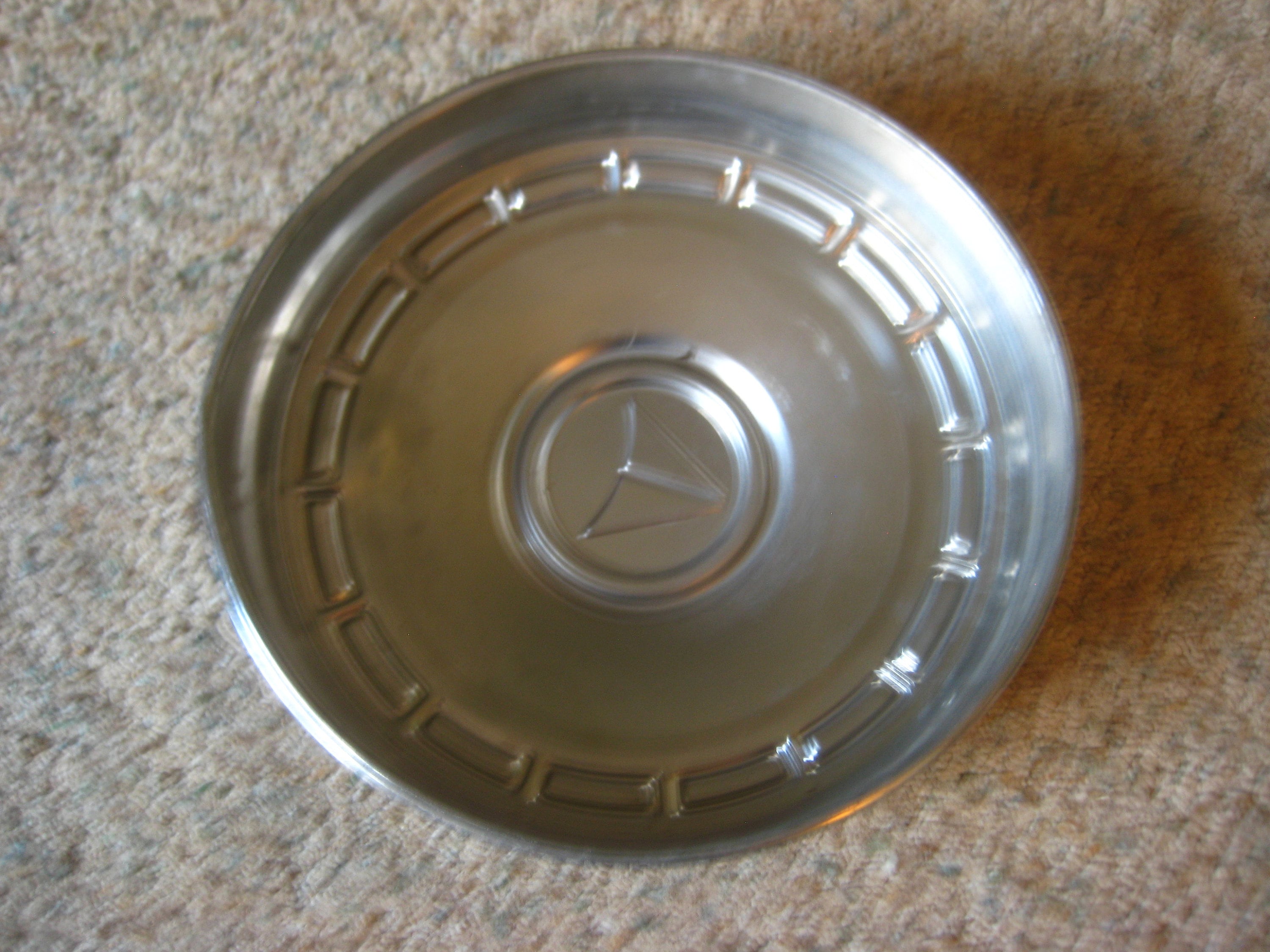 Plymouth Valiant Barracuda 1964-66 Hub Caps. (2). - Etsy