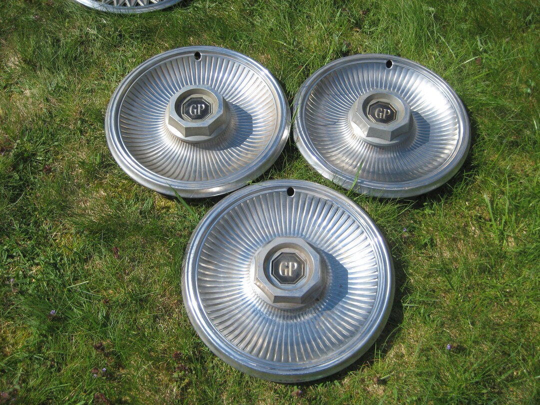 Pontiac Grand Prix Hubcaps.1978-79. 14 Inch. ( Set of 3 ). - Etsy