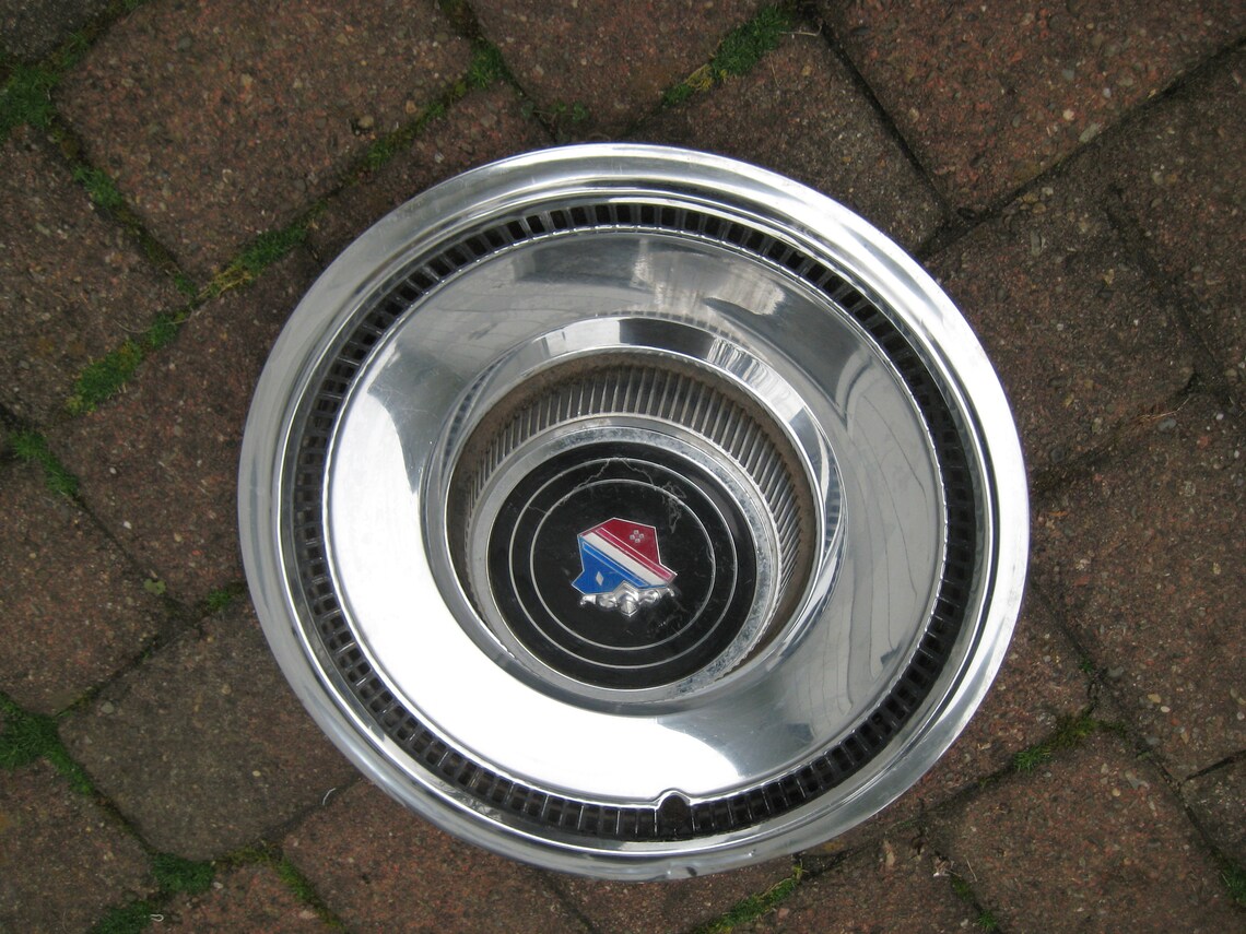 Buick Electra, Estate Wagon Hubcap. 1974-76. - Etsy