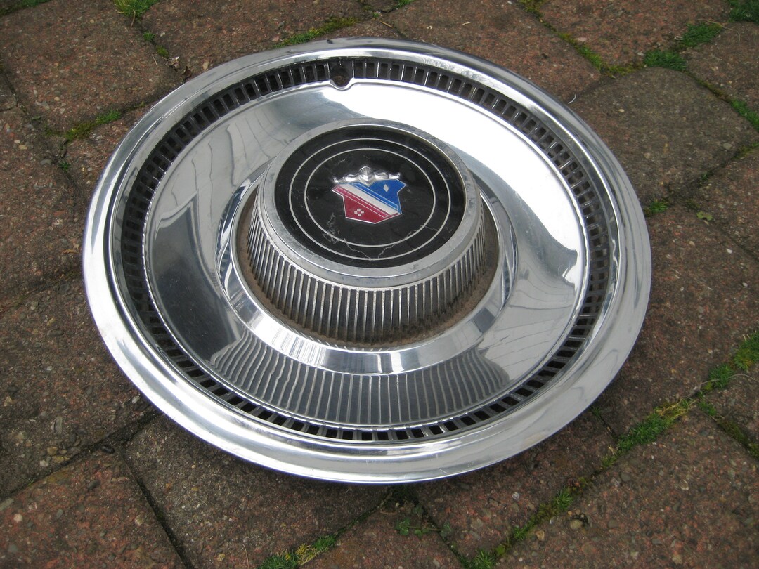 Buick Electra, Estate Wagon Hubcap. 1974-76. - Etsy