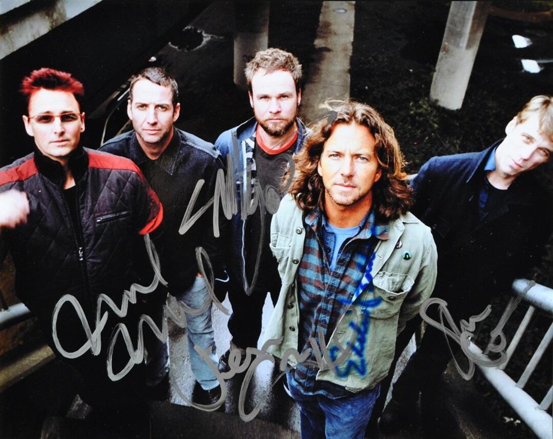 Pearl Jam Signed Photo - Eddie Vedder, Mike Mccready, Jeff Ament, Stone ...