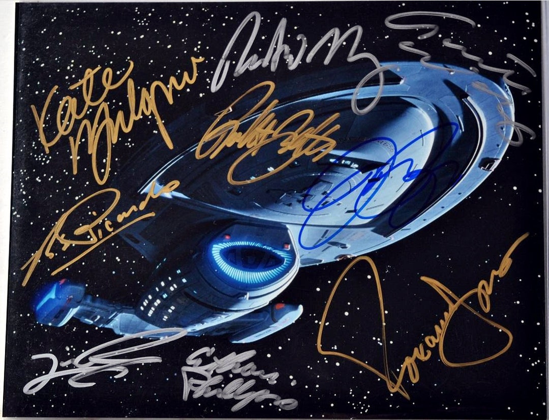 Star Trek Voyager Cast Signed Photo X9 – Kate Mulgrew, Robert Beltran ...