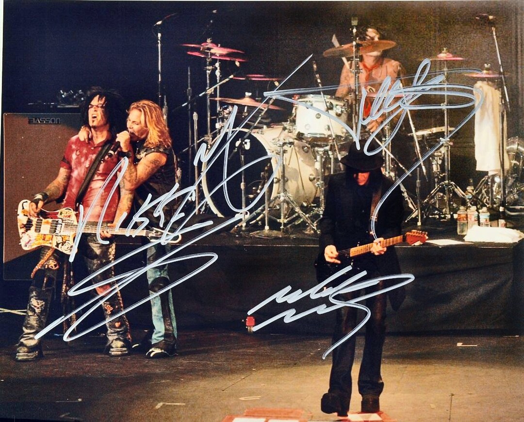 Motley Crue Signed Photo X4 - Nikki Sixx, Mick Mars, Vince Neil, Tommy ...