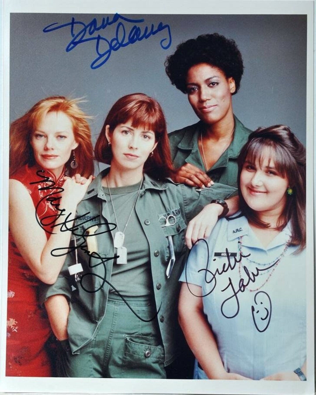 China Beach Cast Signed Photo X3 – Dana Delaney, Rikki Lake, Marg ...