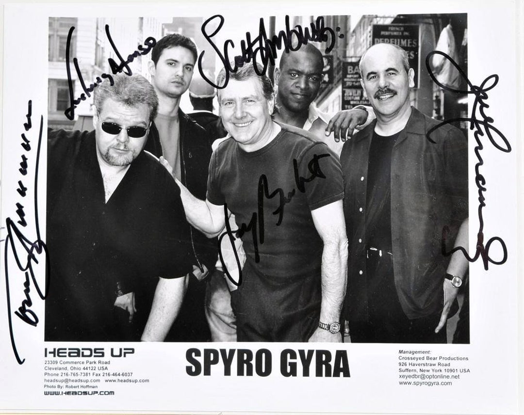 Spyro Gyra Signed Photo X5 - Jay Beckenstein, Tom Schuman, Scott Ambush ...